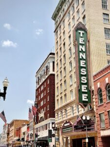 A Guide to Nursing Licenses and Renewals in Tennessee | Incredible Health